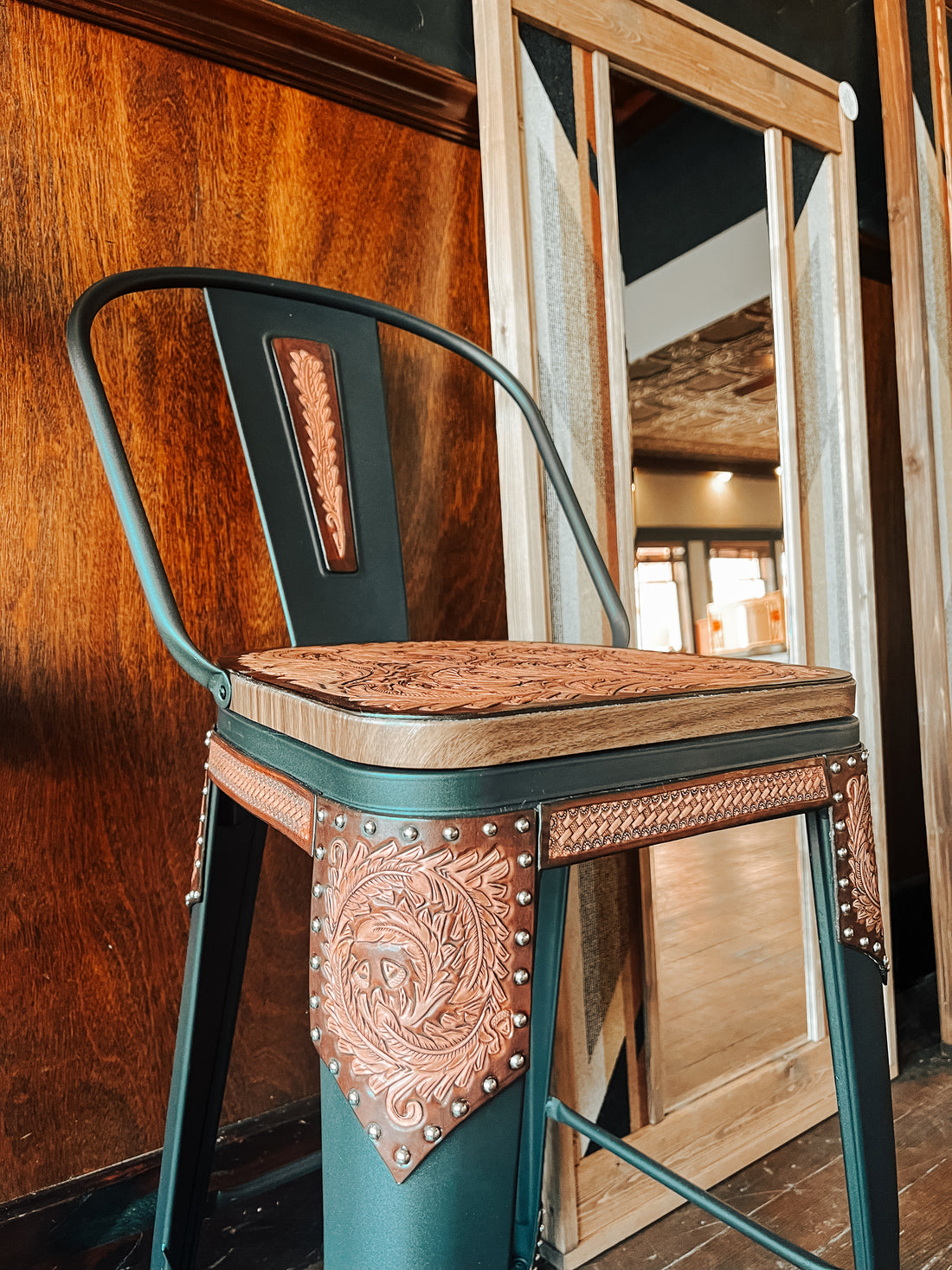 Silverado Swivel Stool Set – Brass Bunkhouse