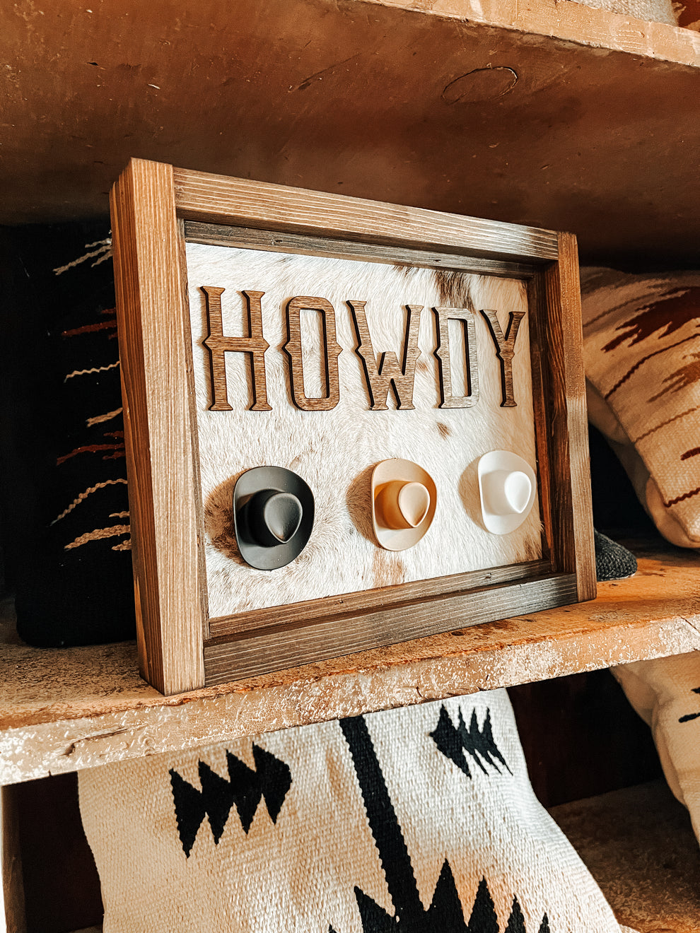 Howdy Hat Sign – Brass Bunkhouse